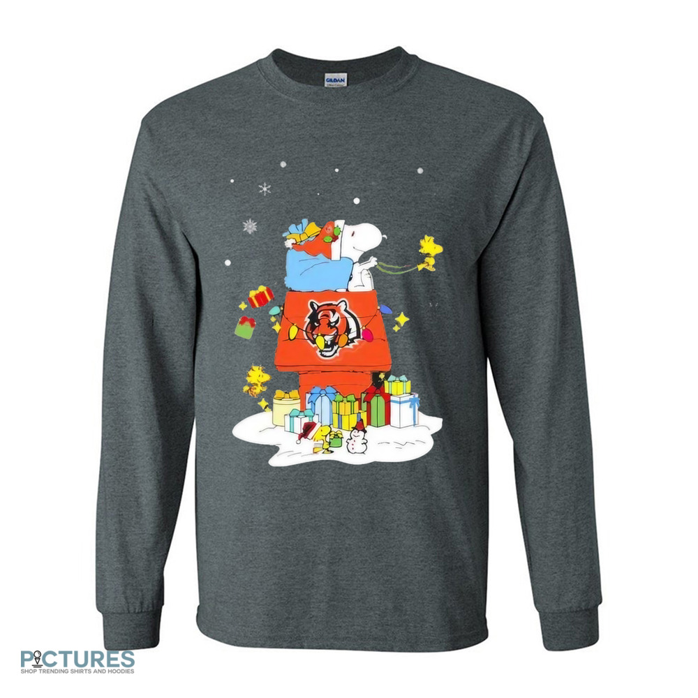 Cincinnati Bengals Santa Snoopy Wish You A Merry Christmas Shirt ...